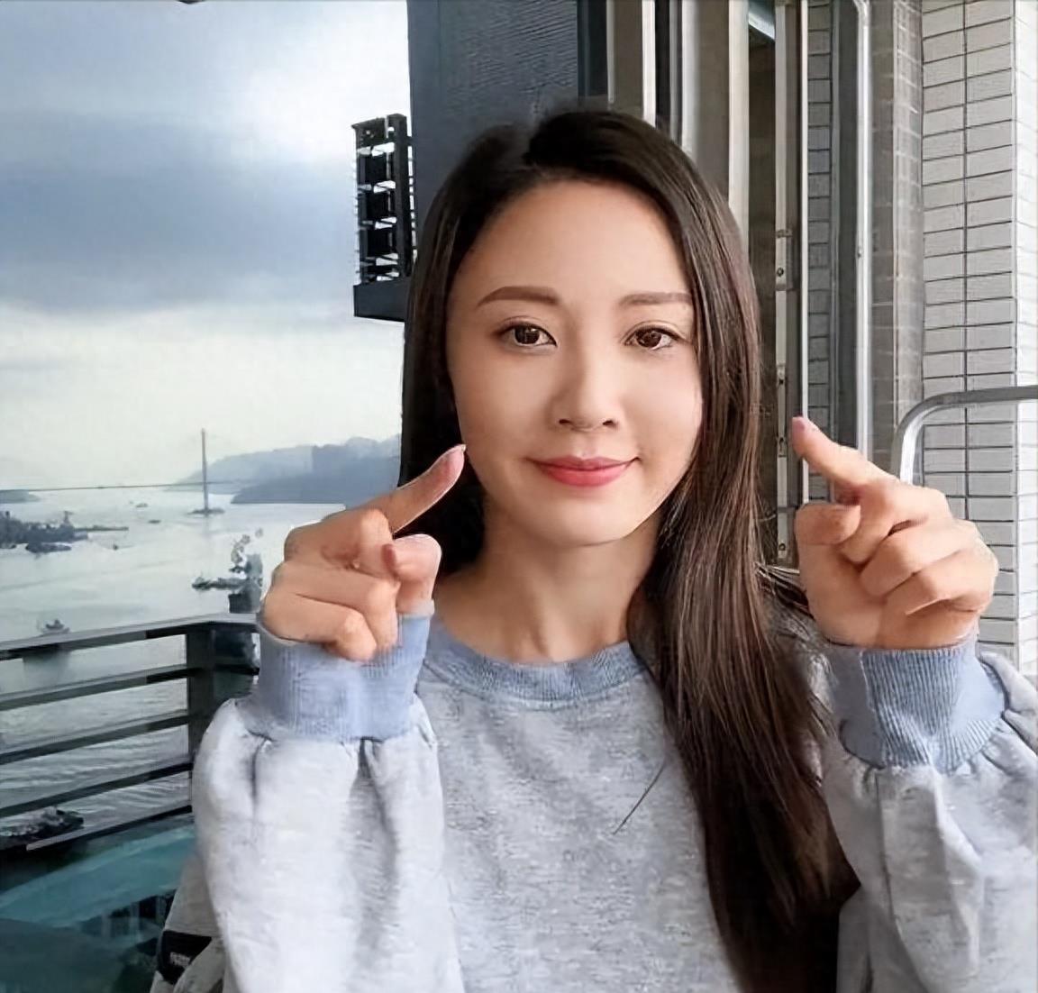 After her divorce, the 35-year-old Hua Dan welcomed a new love in her ...