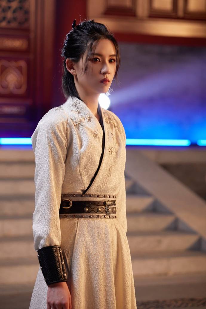 Lu Keran dances new songs and dances so sultry and provocative ...