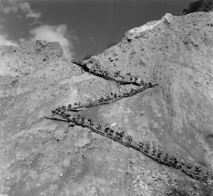 Rare old photos: rare and rare images on the road of peaceful ...
