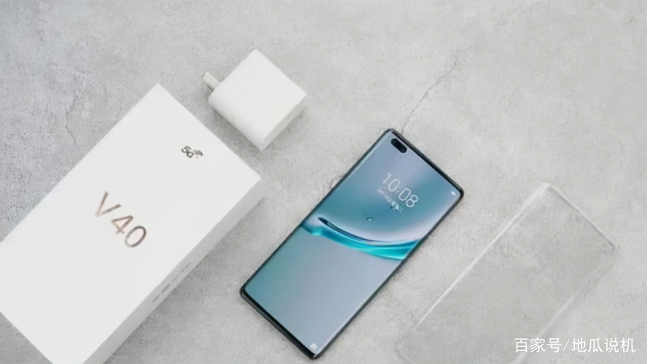 It is revealed that the Honor V50 Pro adopts a hole-drilling curved ...