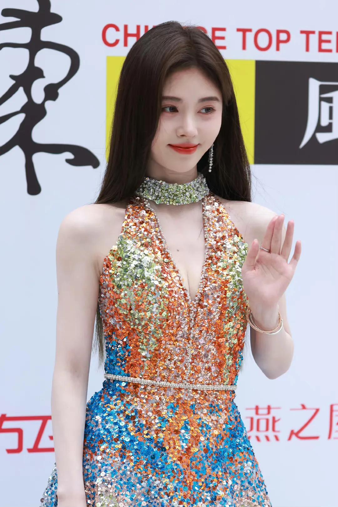 Those stars in the entertainment industry with big "moles" in their ...