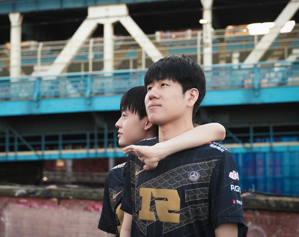 Doinb explodes the RNG transfer period: Except for the top order, Xiaohu's salary is only half ...