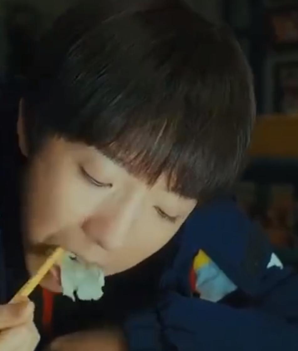 Is it too difficult for stars to "eat drama"?Some people eat dumplings ...