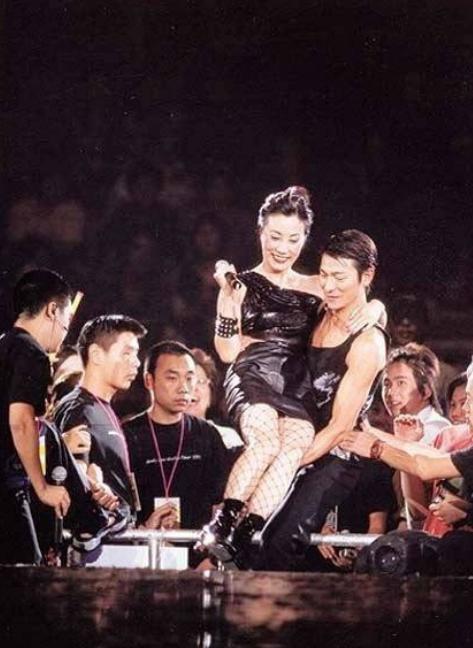 Among the five female singers who have won the most local platinum ...