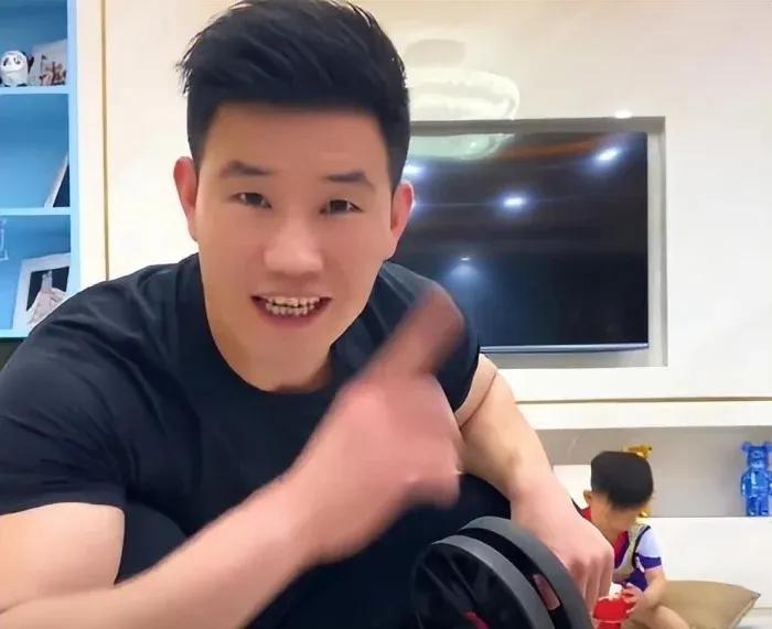 "Gazi" Xie Mengwei was mocked for imitating Liu Genghong. Netizens: You ...