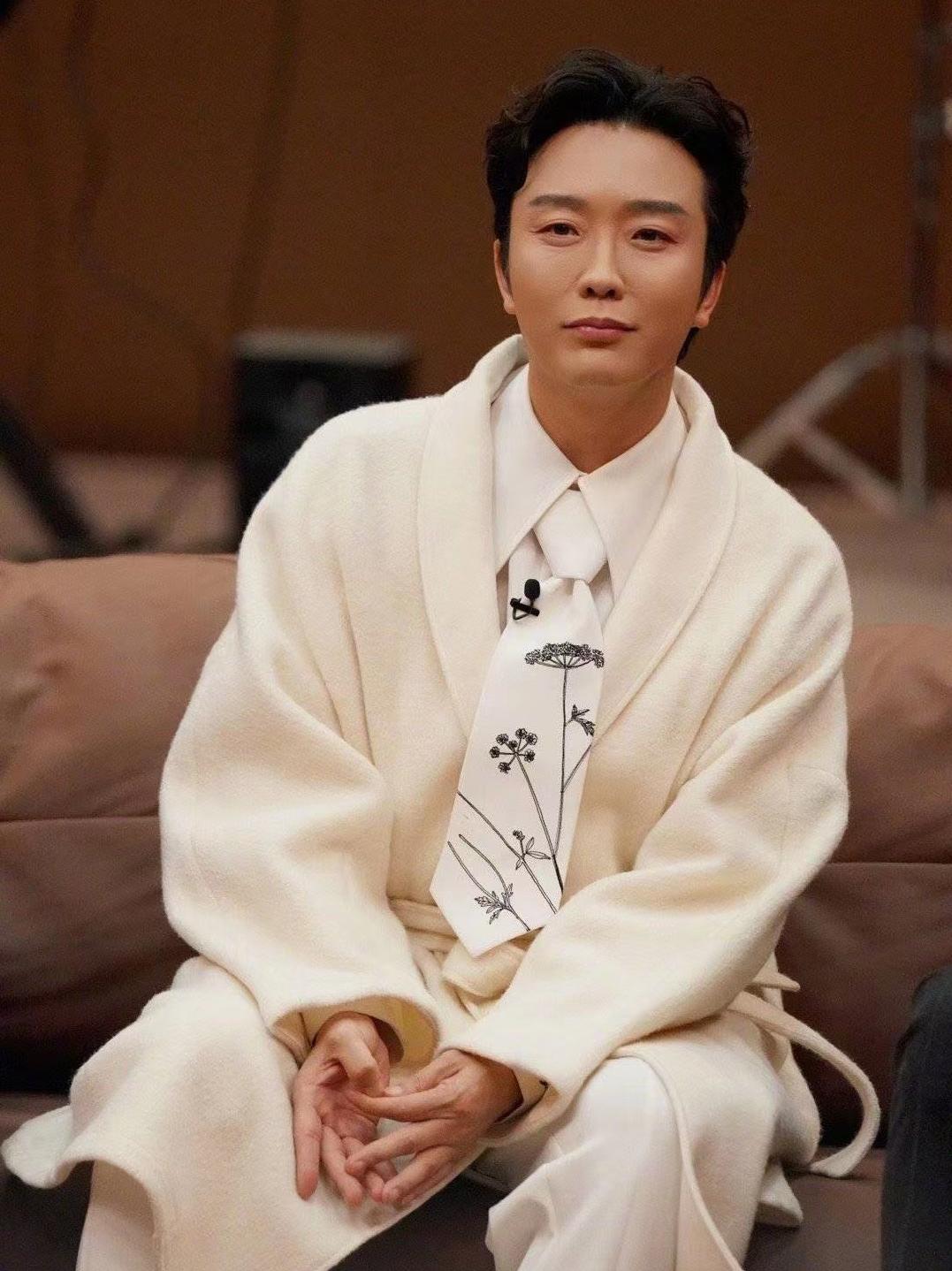 Li Yugang went to the river alone late at night!Put on a few prayer ...