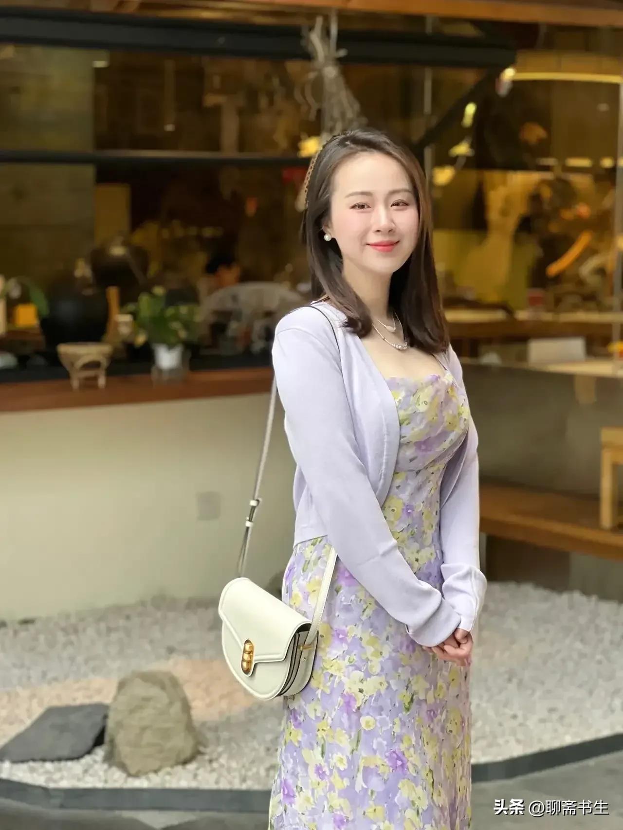 Full River Red·Old People and New Song Lian Nong Pong - iNEWS