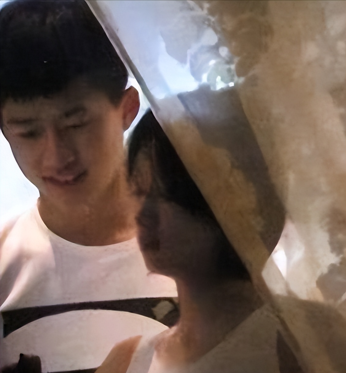 Zeng Zhiwei's sentence "I sneaked past her" revealed Zhou Dongyu's promiscuous love history! - iNEWS