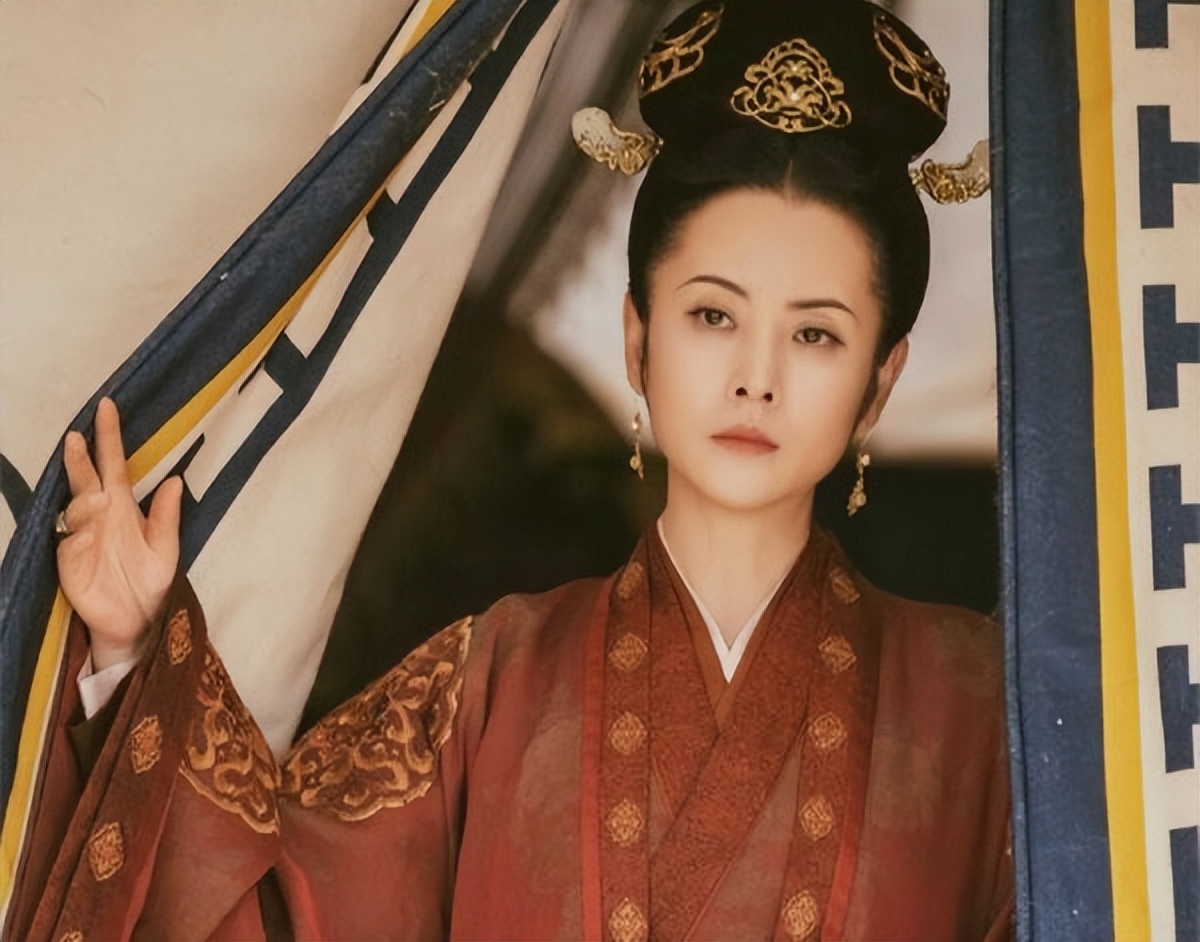 She got married and had a child at the age of 41, and divorced Tian ...