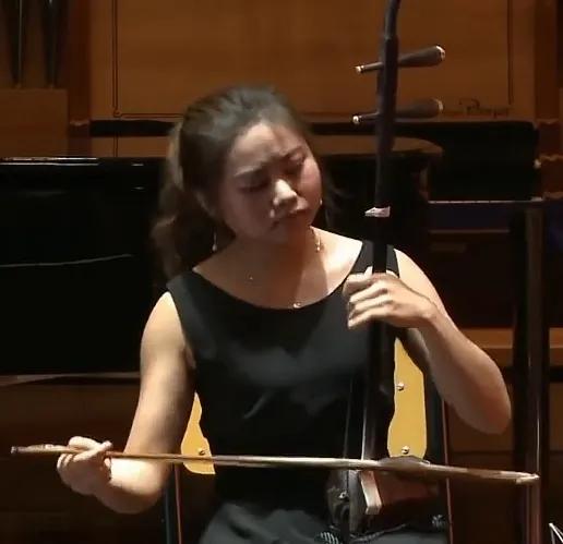Why do you like to play erhu, and where are the differences in the ...