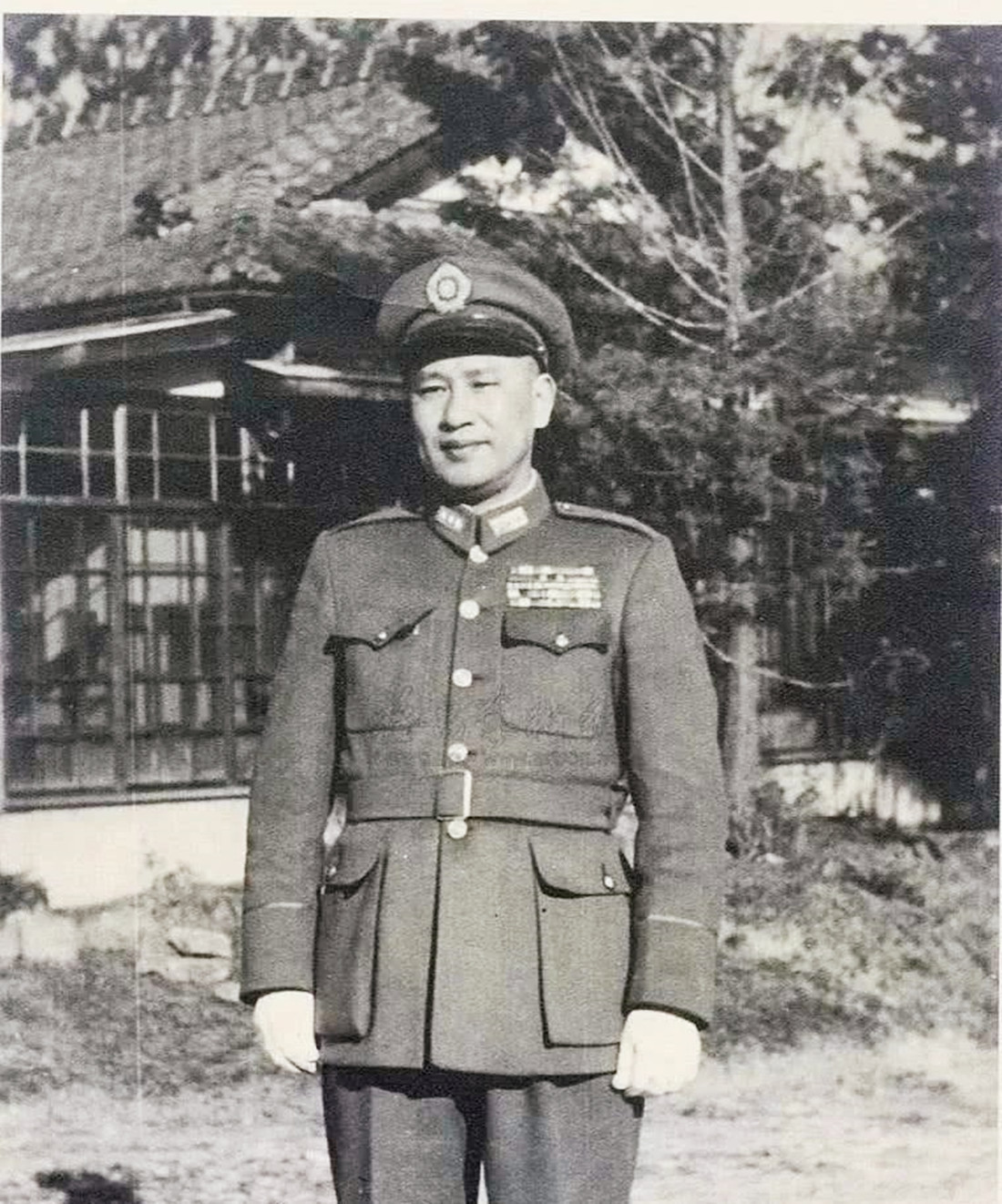 The 382 regiment attacked Bobai, Zhang Gan was caught under the bed ...