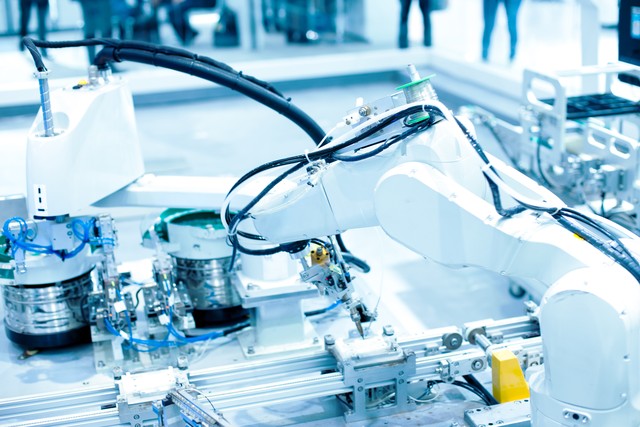 To what extent is artificial intelligence replacing humans - iNEWS