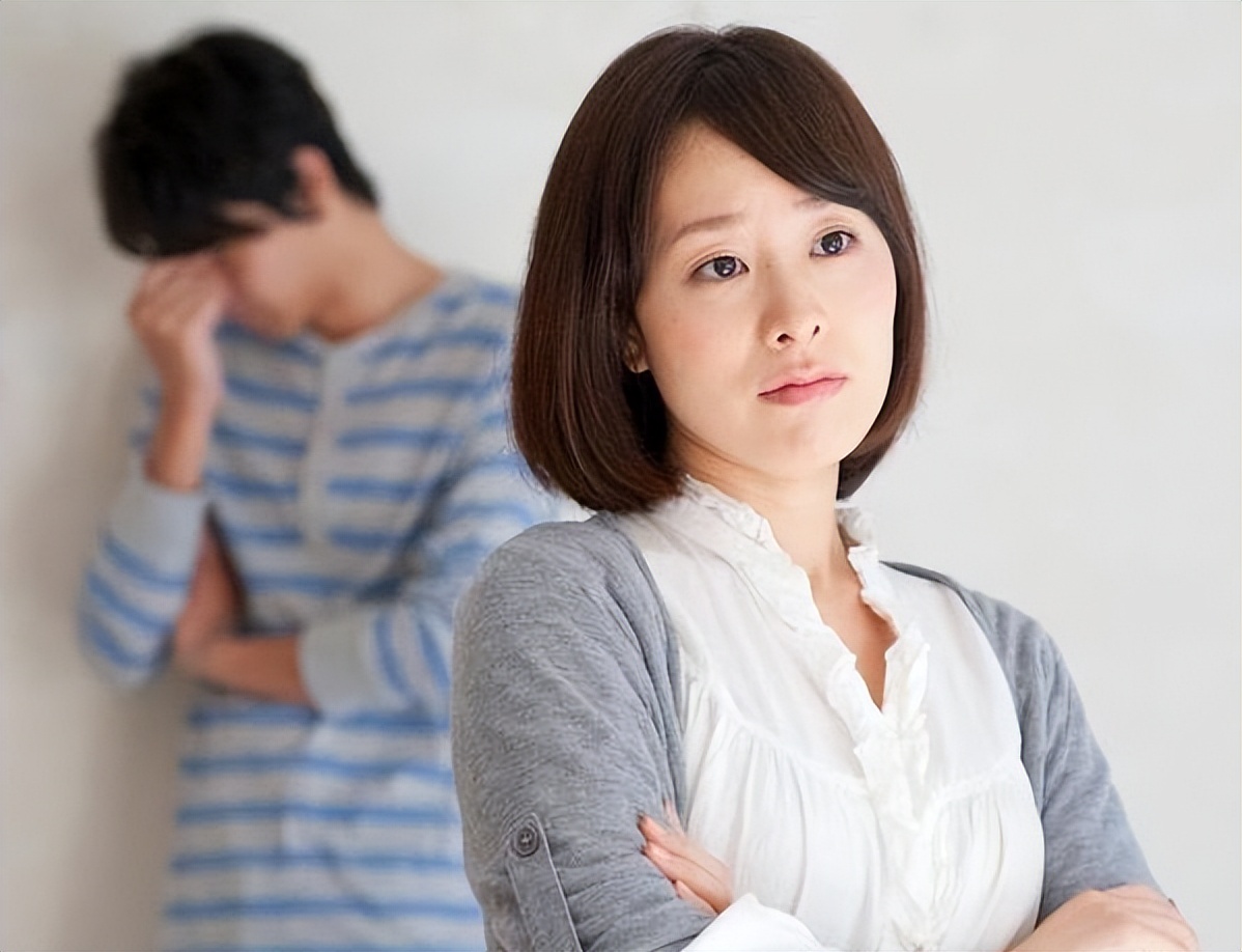 The woman looked down on her husband and filed for divorce. After his ...