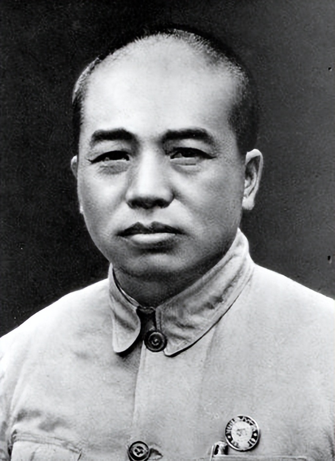 When Peng Dehuai returned to his hometown in 1961, Hua Guofeng visited ...