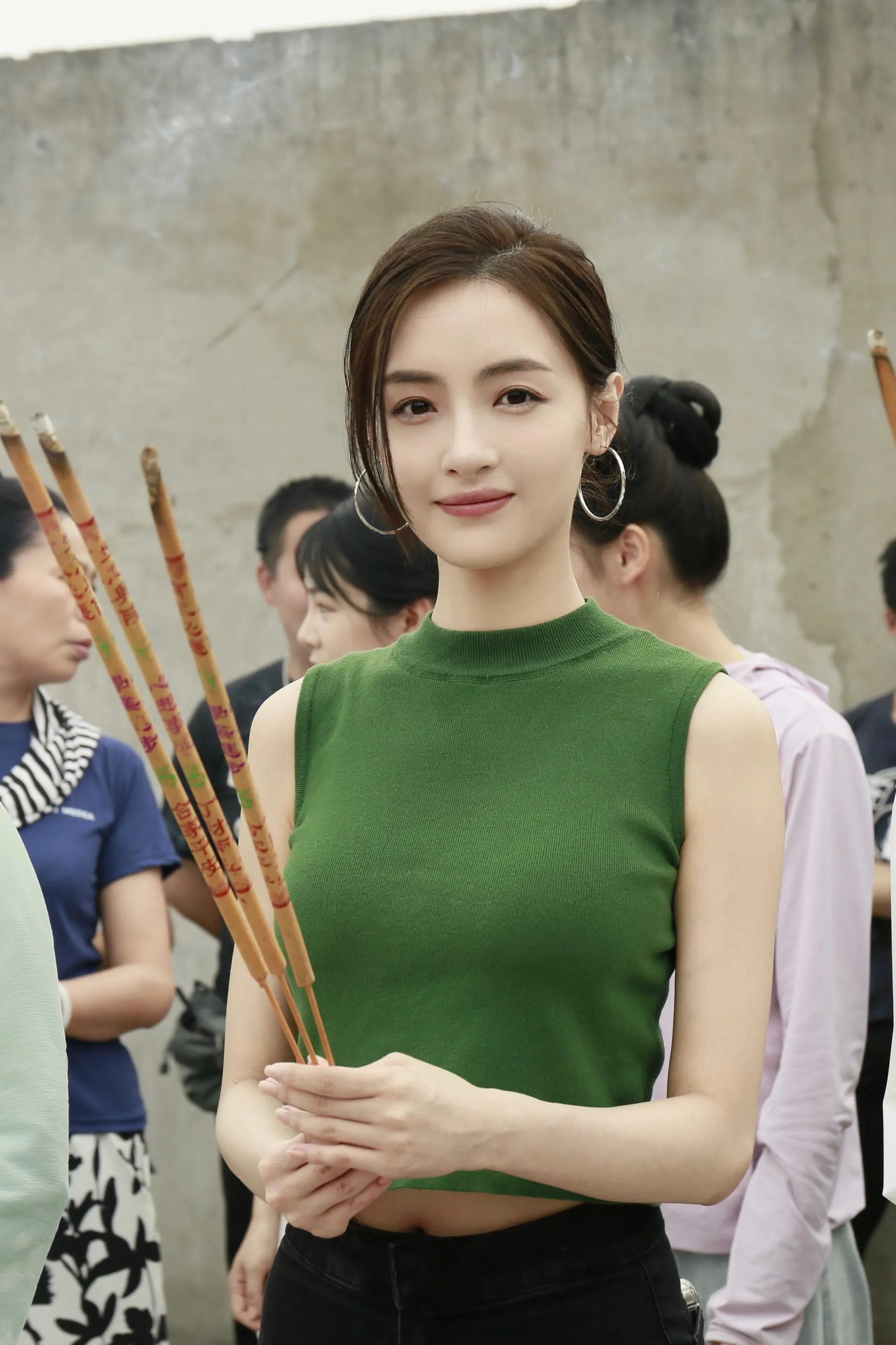 "Ms. Hou Men is not good" starts Sun Jiaqi to perform "capable" Mrs. Hou Men - iNEWS