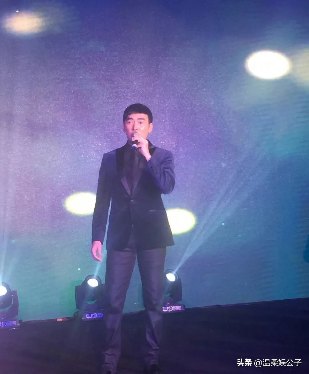 I was amazed by Jiao Enjun's old age: 56 years old is handsome, he ...