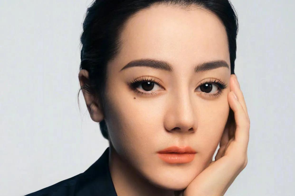 Di Lieba airborne and replaced Yang Ying to take over the endorsement ...