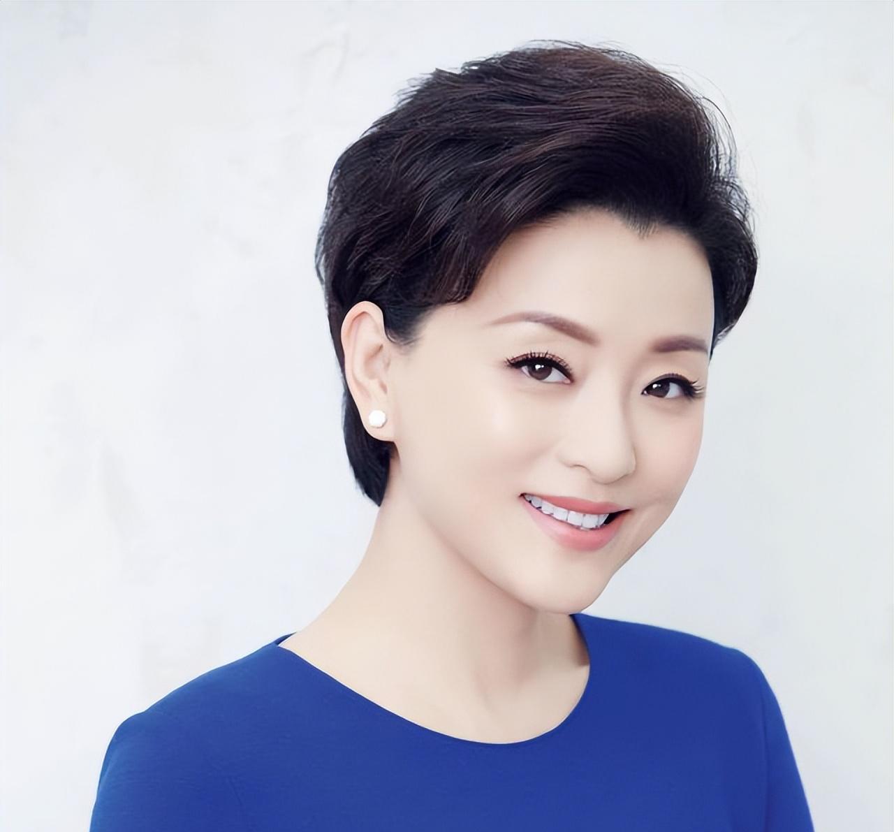 Former "CCTV No. 1 Sister" Yang Lan married a 200-pound rich man and ...