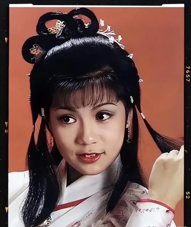 In 1985, Weng Meiling, who played Huang Rong, committed suicide at home ...
