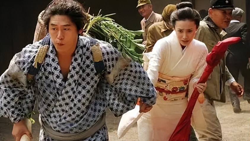 In the movie "Li Dao Mountain", how does the protagonist show the ...