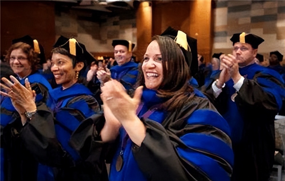 "Sweet Girl" Yang Shuping: She was expelled by the United States and ...