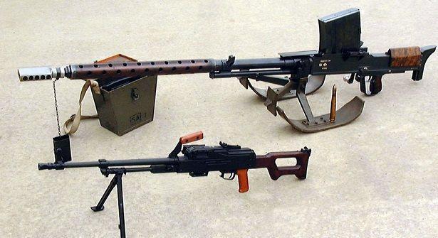 The 3 largest firearms in the world: the first one is pulled by a big ...