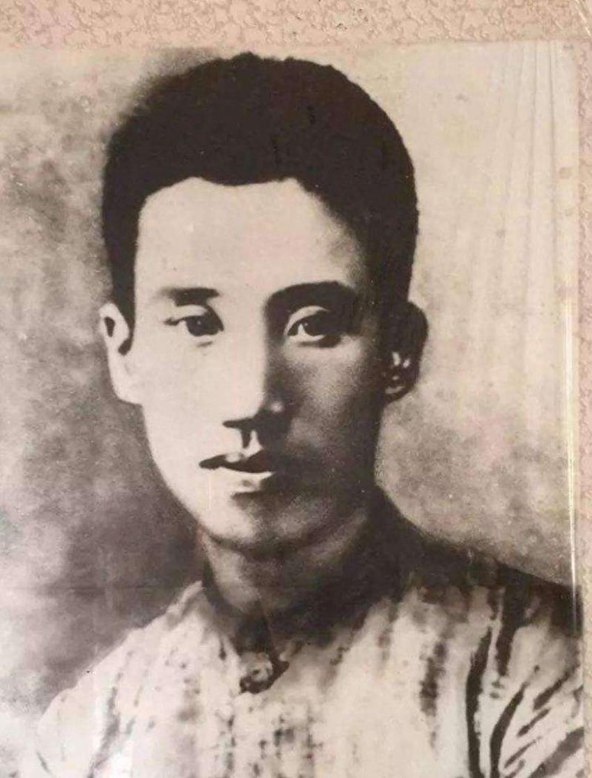 In 1957, Chen Geng brought a young man to meet Peng Dehuai: Whose son ...
