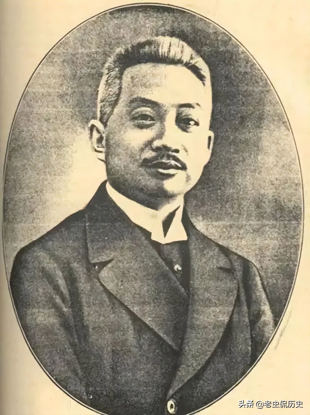 With a romantic nature, he married Xiao Feng and survived the ...