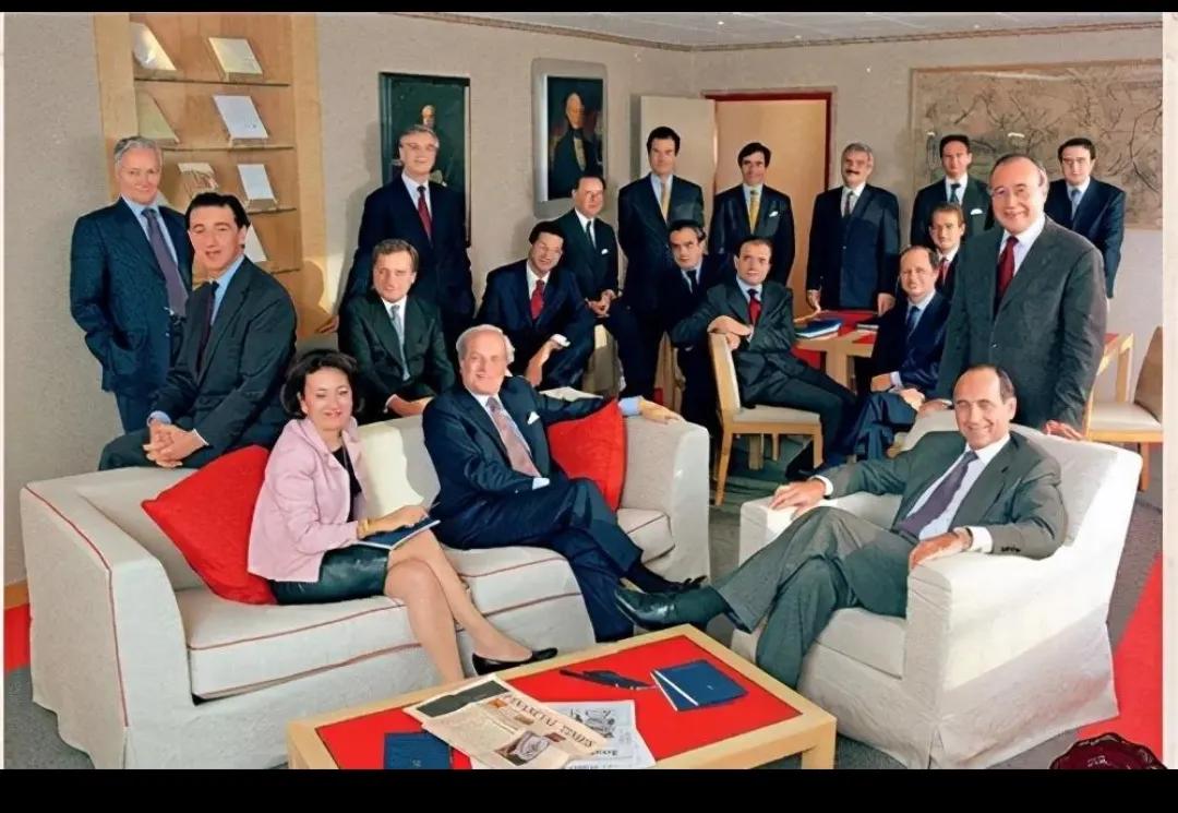 "The Sixth Reich": 2000 Words to Decipher the Legend of the Rothschild ...