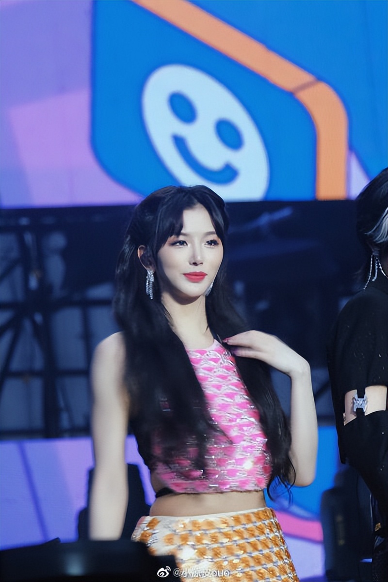 Kong Xueer: She was scolded on the hot search before she debuted, and ...