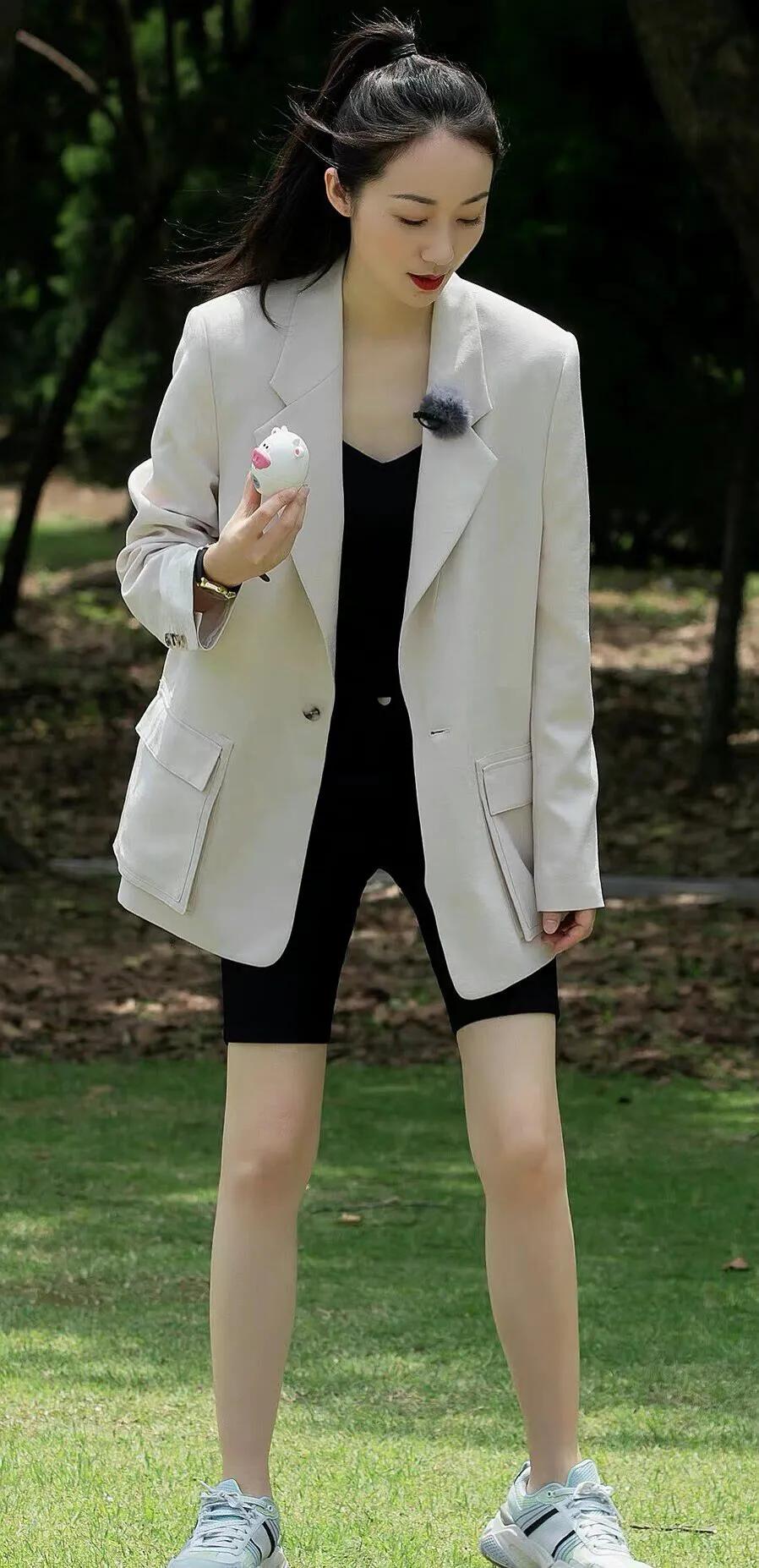 Han Xue's Unique Charm - iMedia