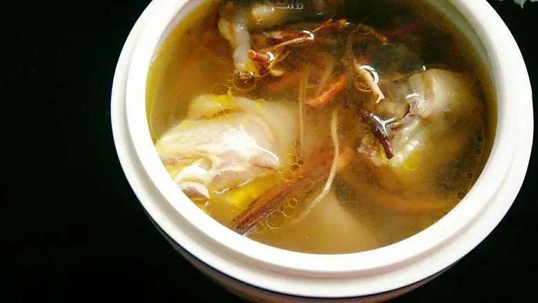 Five-finger Peach Chicken Soup - iNEWS