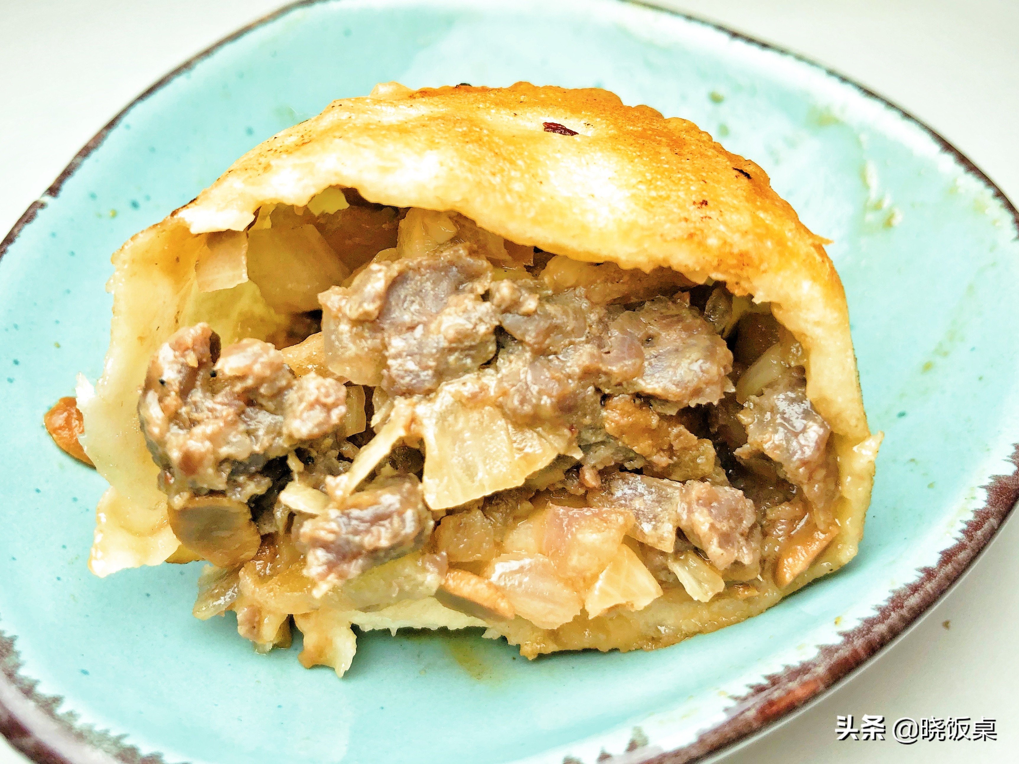 The practice of old Beijing snack door nail meat pie - iNEWS