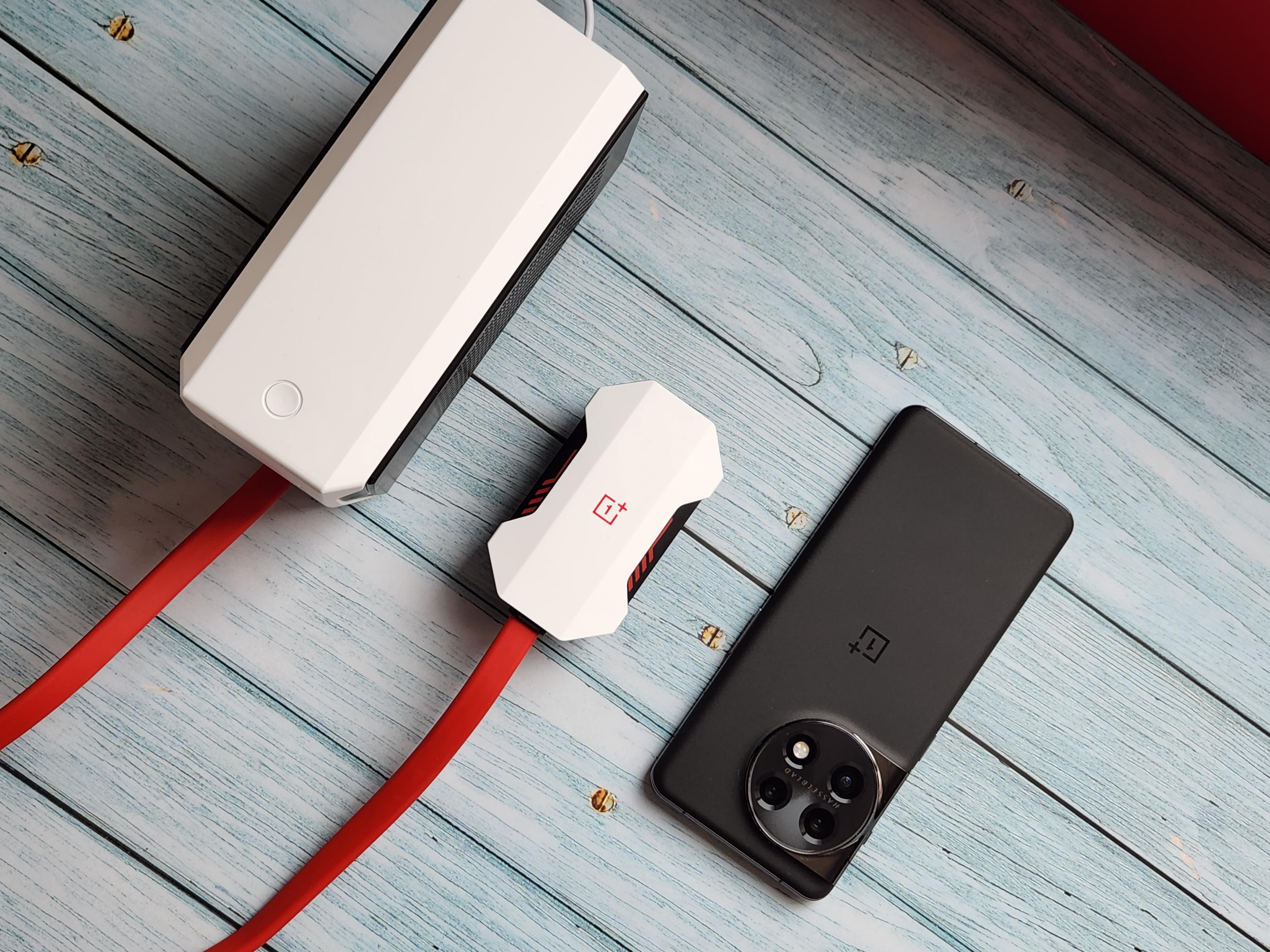The built-in heat dissipation back clip is here, and the OnePlus 45W ...
