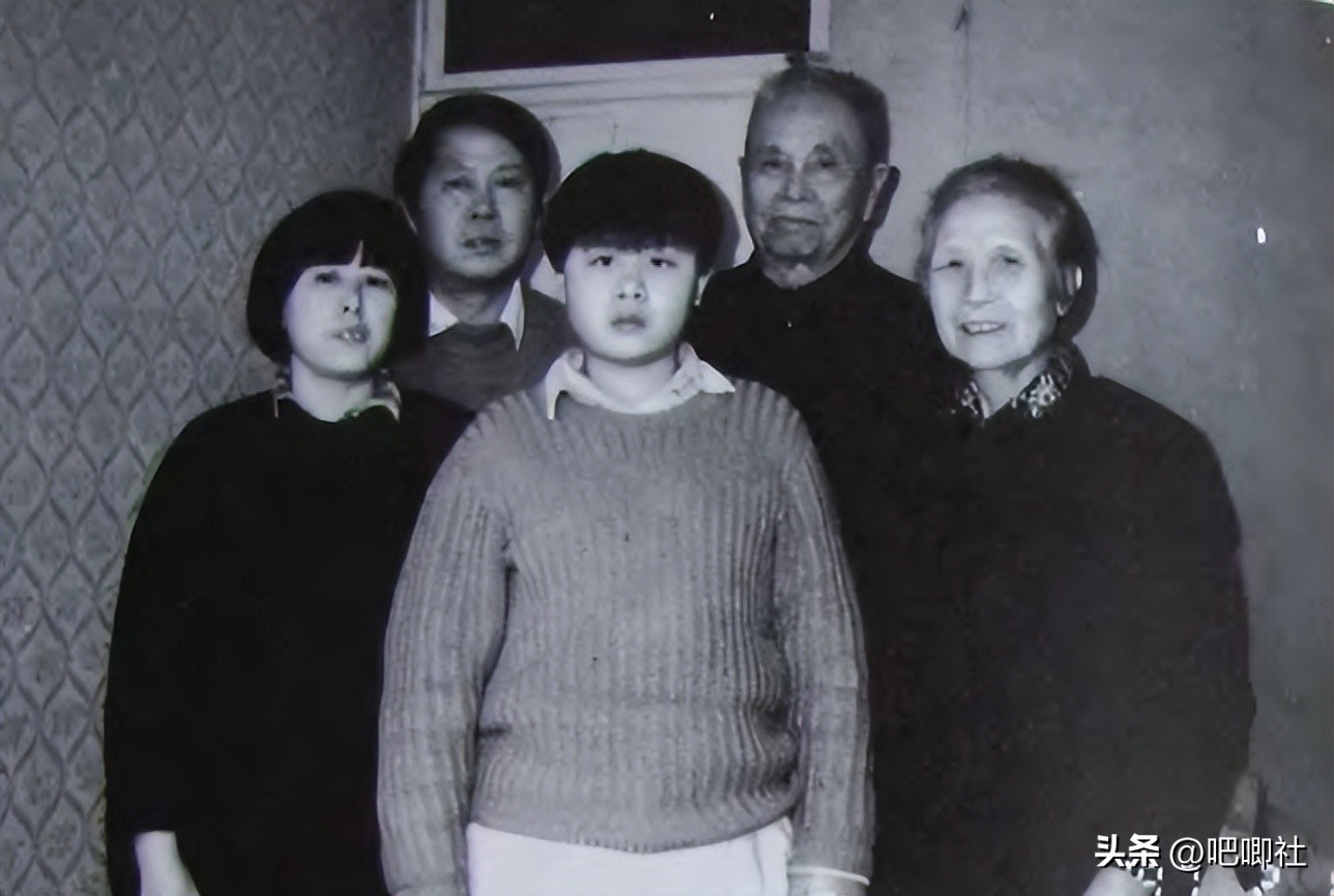 In 1992, Zhang Zhen invited Qiu Huizuo, who had been away from Beijing ...