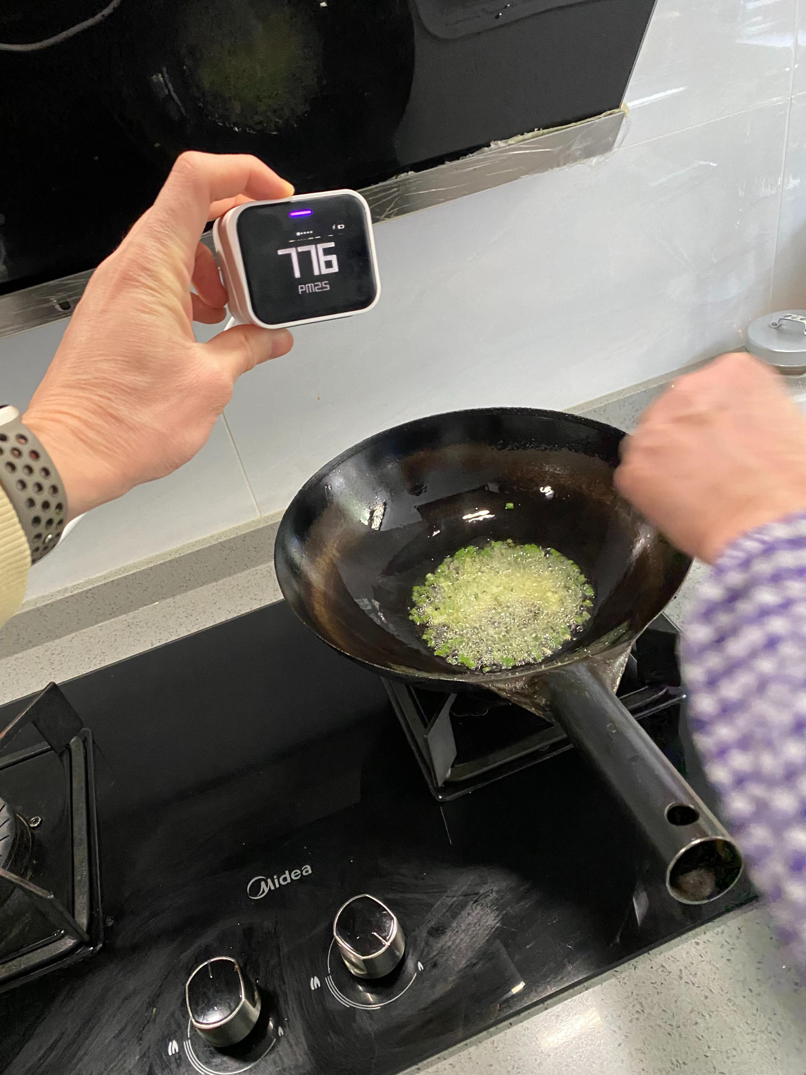 Don't worry about cooking fumes and PM2.5 problems in open kitchens ...