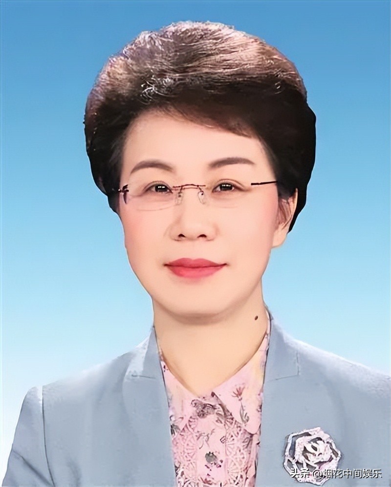 Female governor Zhong Yang's private life was exposed, and her lower body was out of control ...