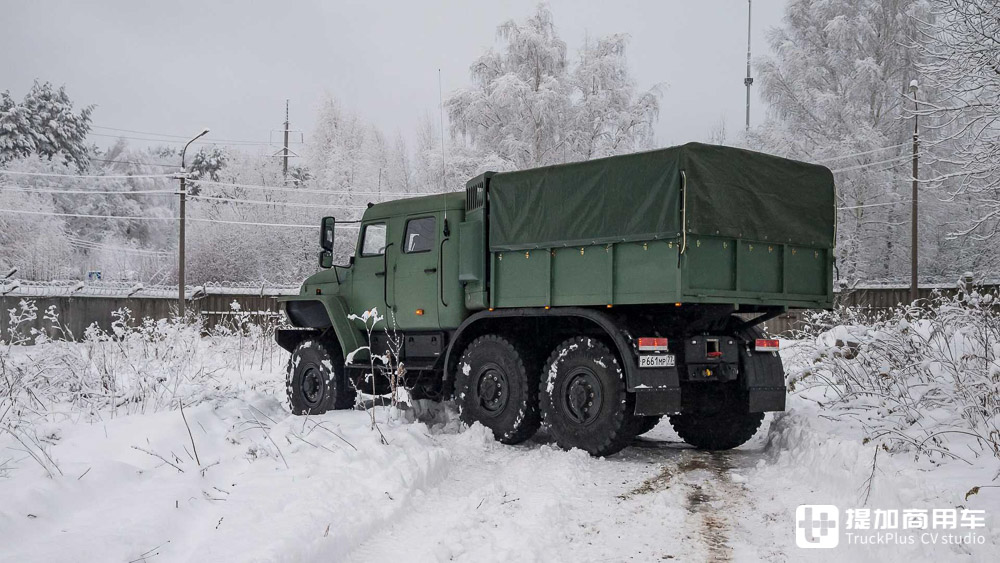 A masterpiece of violent aesthetics, a real shot of the Ural 4320 6x6 ...