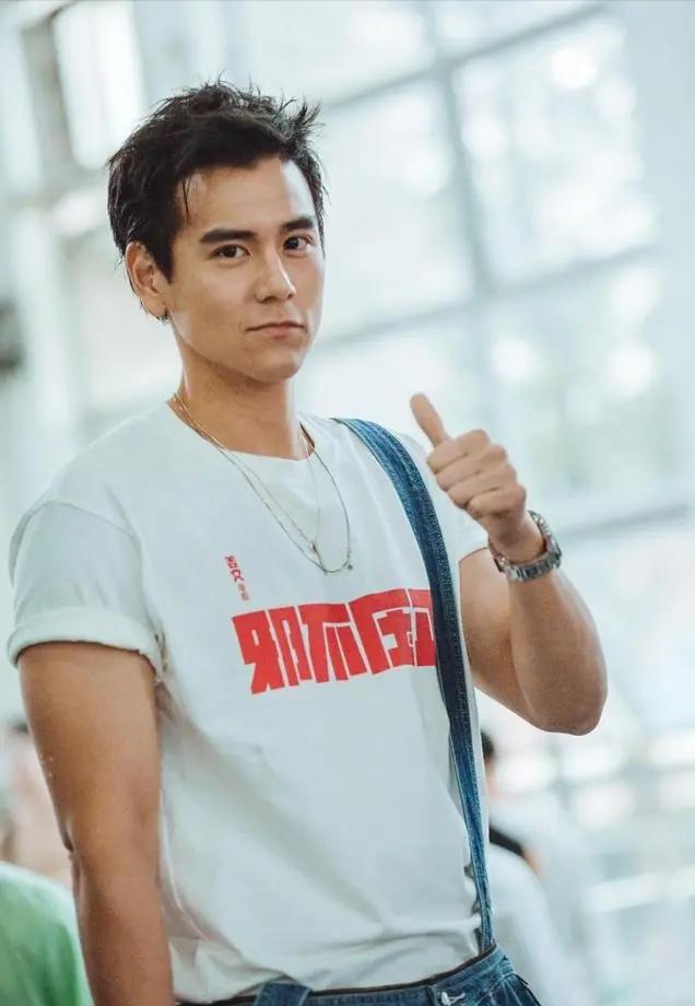 Peng Yuyan, 41 years old, appeared on a trip to Japan and happily took ...