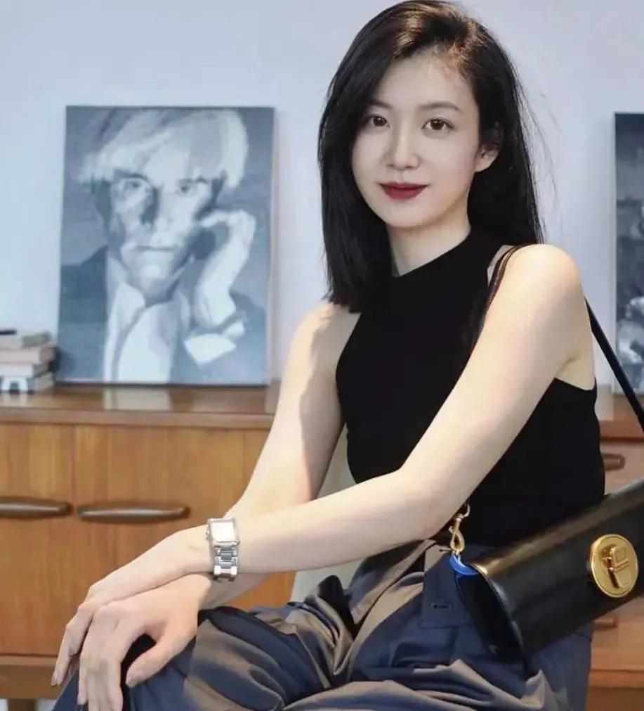 Meet the beauty of ice muscle Ruoxue - iNEWS