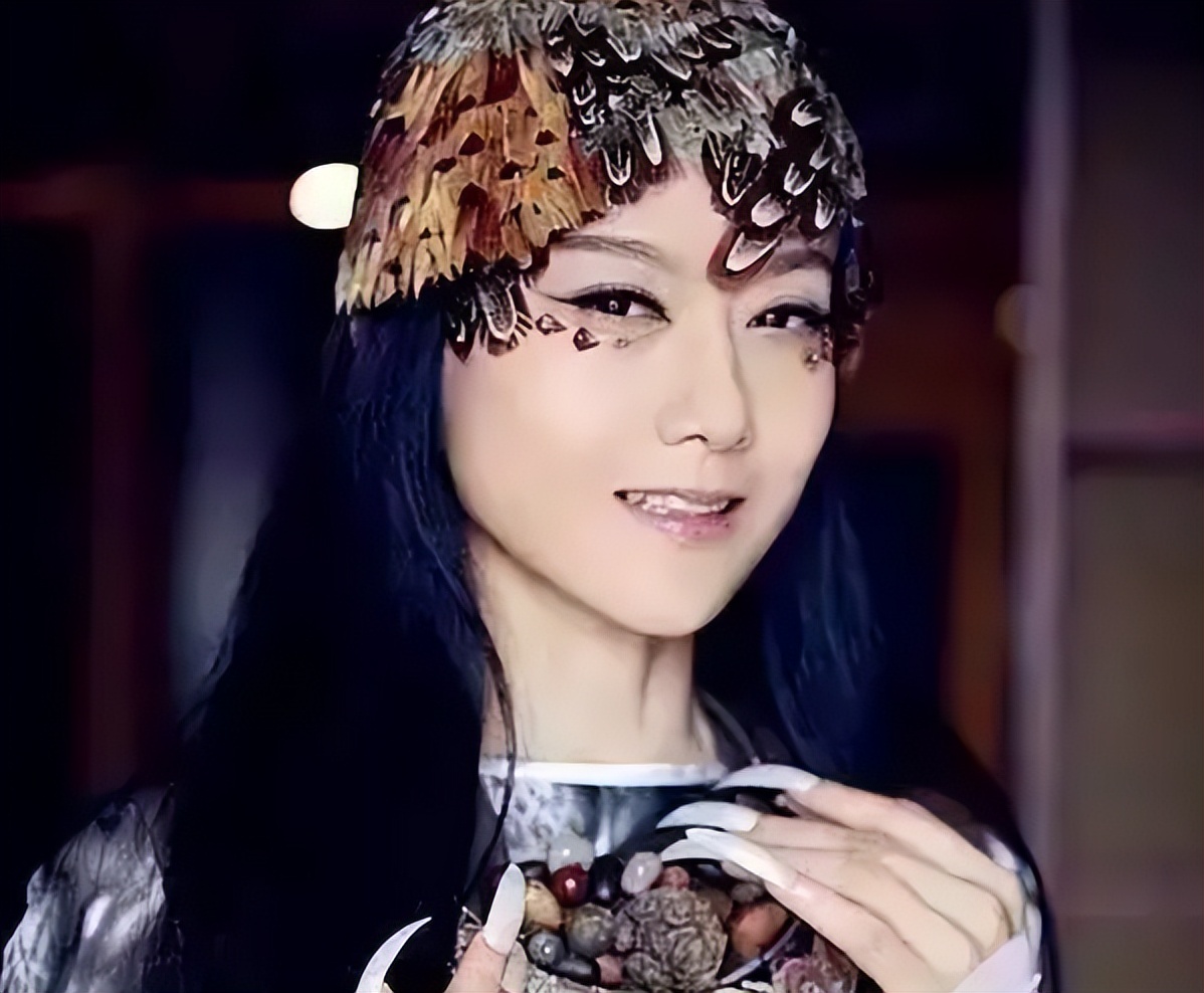 Yang Liping's vegetarian set collapsed! The grilled skewers with super long nails are full of ...