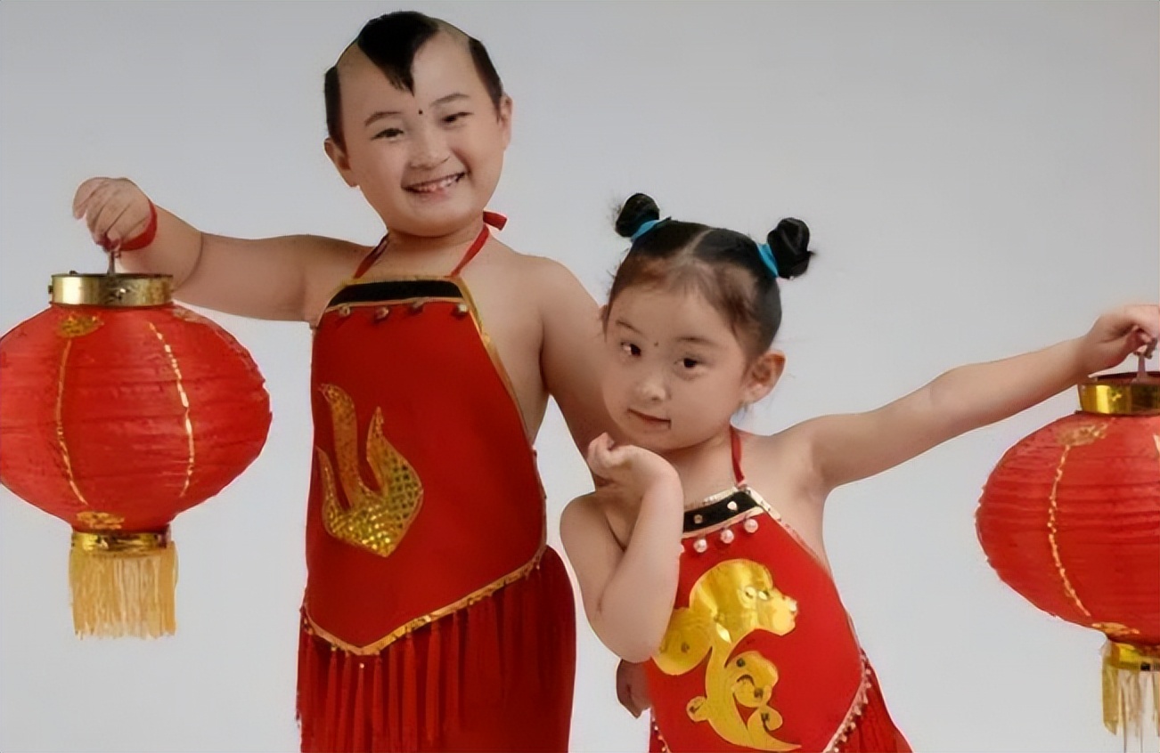Child star Deng Minghe: At the age of 5, he became a "cash machine" for ...