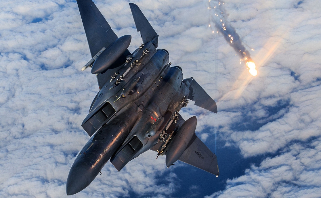 How fierce is the Figure 95 strategic bomber? Carrying 25 tons of bombs ...