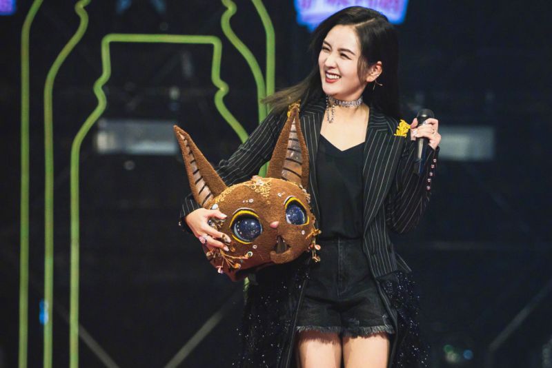 He Jie participated in a commercial performance after marriage but was ...