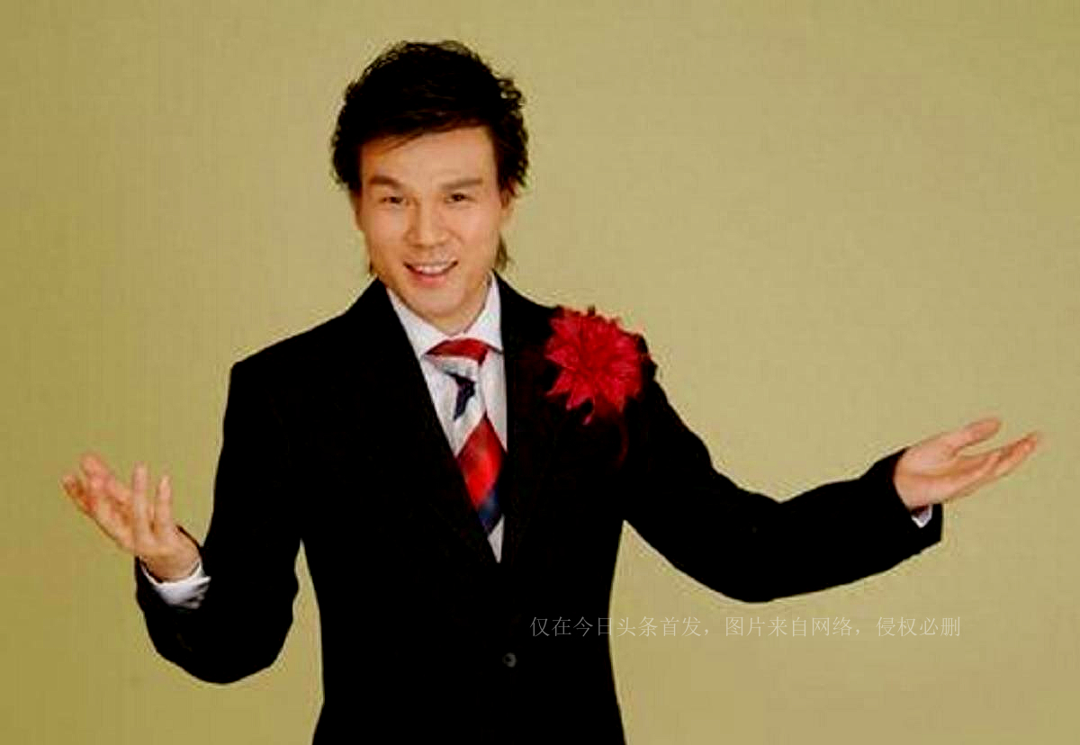 Host Li Bin made a rare appearance at a party. He was swollen and ...