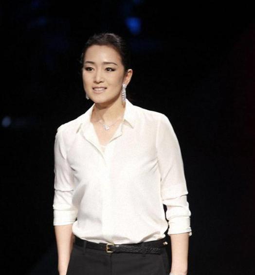 Gong Li and Guo Jingjing appeared at the Cartier dinner in full dress ...