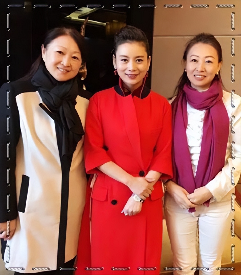 Zhu Jun and Tan Mei look like father and daughter in the same frame ...