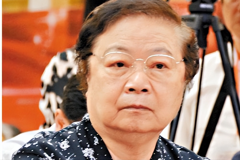 The five female generals who were awarded the rank of major general in ...