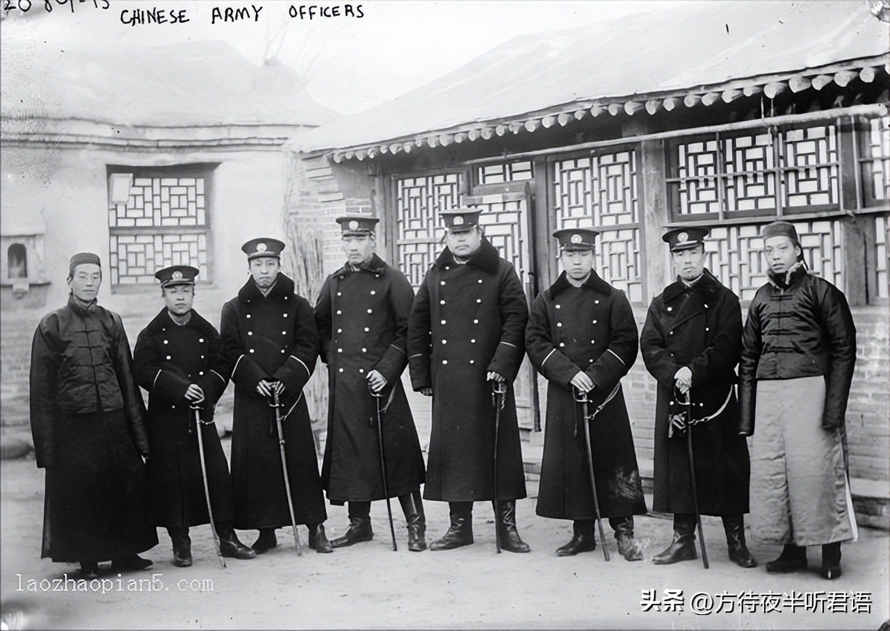 Rare image: Qing Dynasty soldiers around 1910, still riding horses and ...