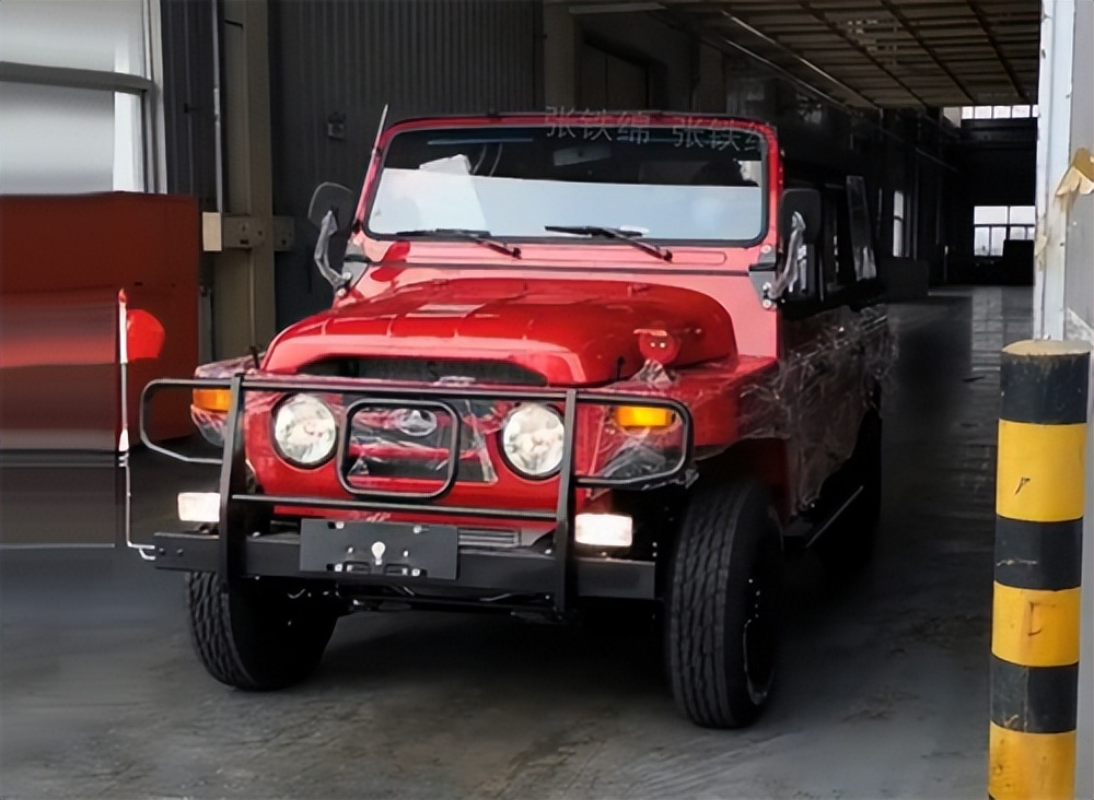 Beijing 212 has a new model, the new chassis of the triangular door is ...